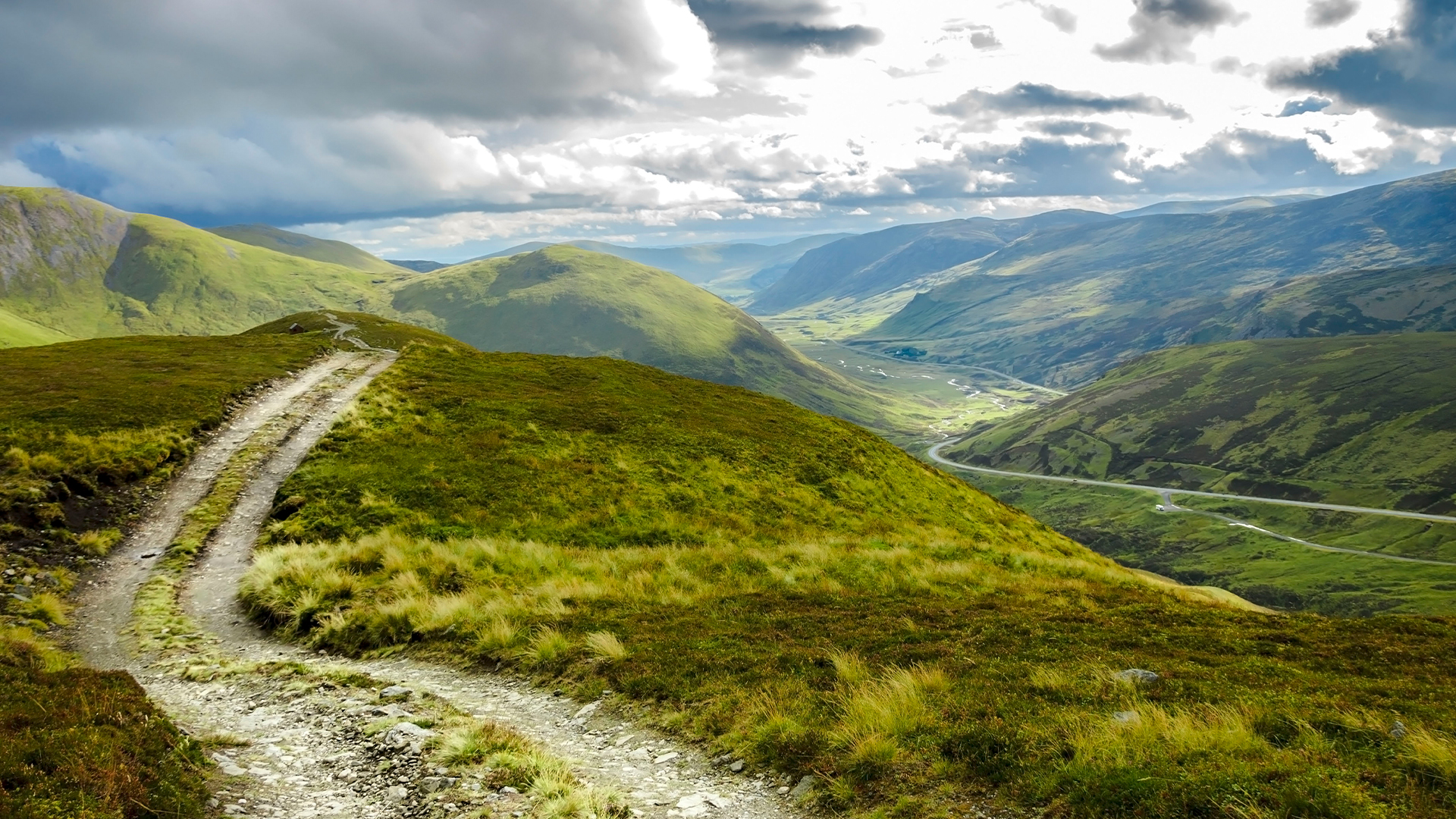 Wild Britain with Ray Mears - S2E2 - Mountain and Moorland: Cairngorms ...
