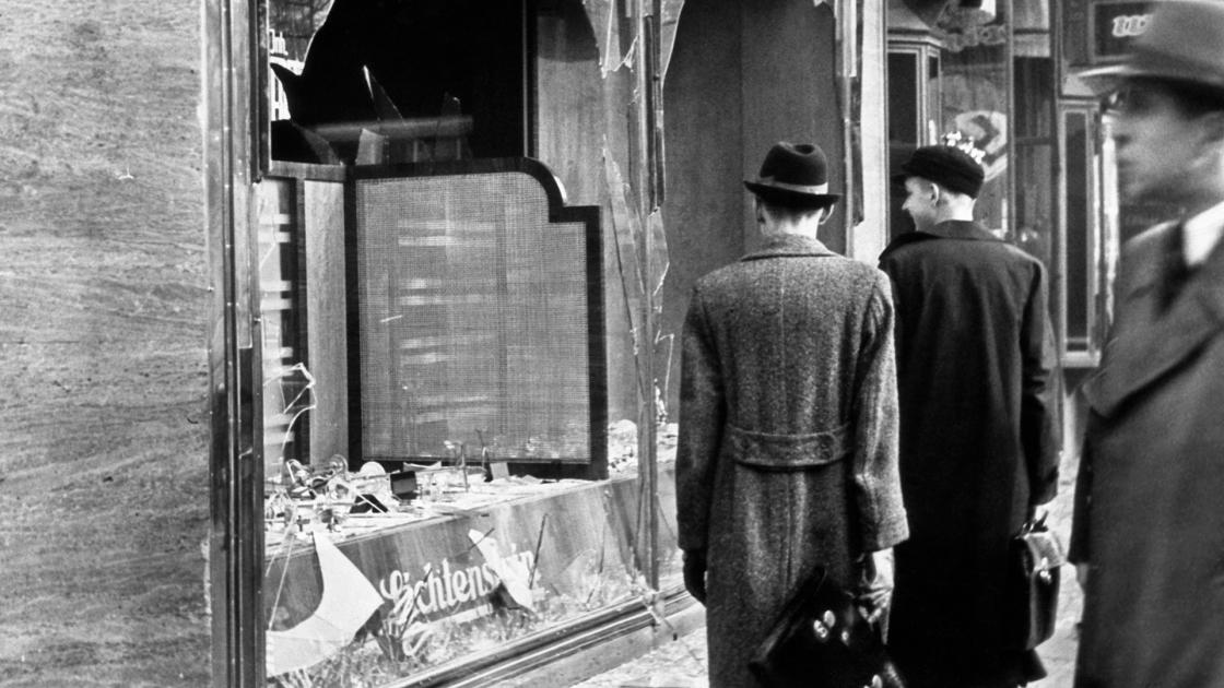 Living with Hitler - E2 - The People's Community | Knowledge.ca