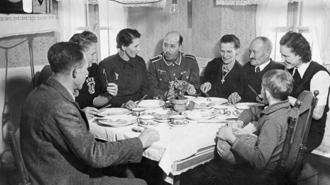 Living with Hitler | Knowledge.ca